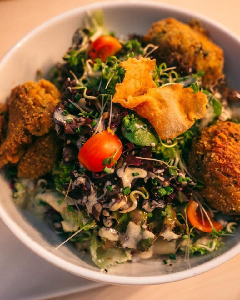 A Vegan Eating Guide to Garmisch-Partenkirchen in Germany: The Best ...